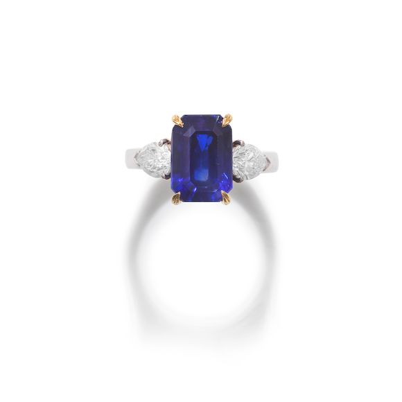 Bonhams : SAPPHIRE AND DIAMOND RING