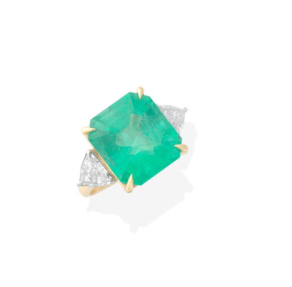 Bonhams : EMERALD AND DIAMOND RING