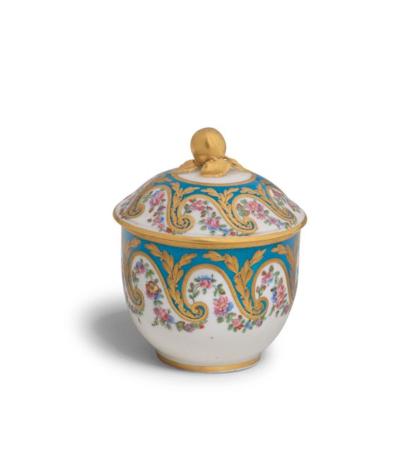Bonhams : A Sèvres sugar bowl and cover, circa 1780