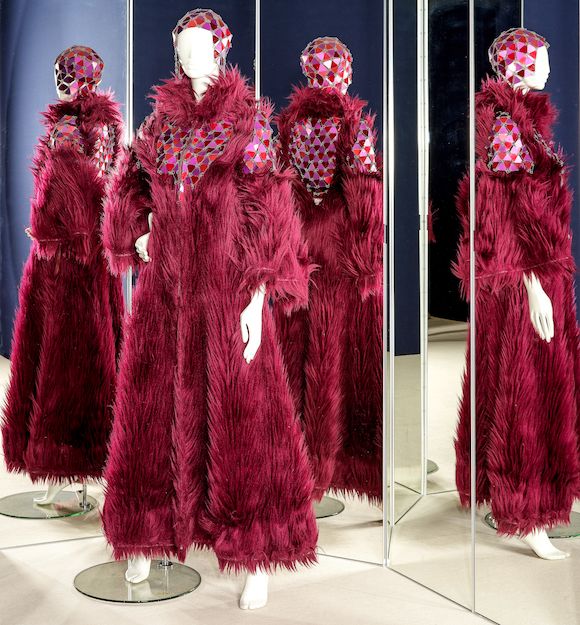 Bonhams Cornette de Saint Cyr : Paco RABANNE, collection haute Couture ...