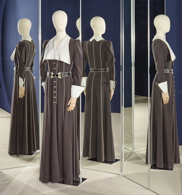Bonhams Cornette de Saint Cyr : BILL GIBB, collection Prêt à Porter ...