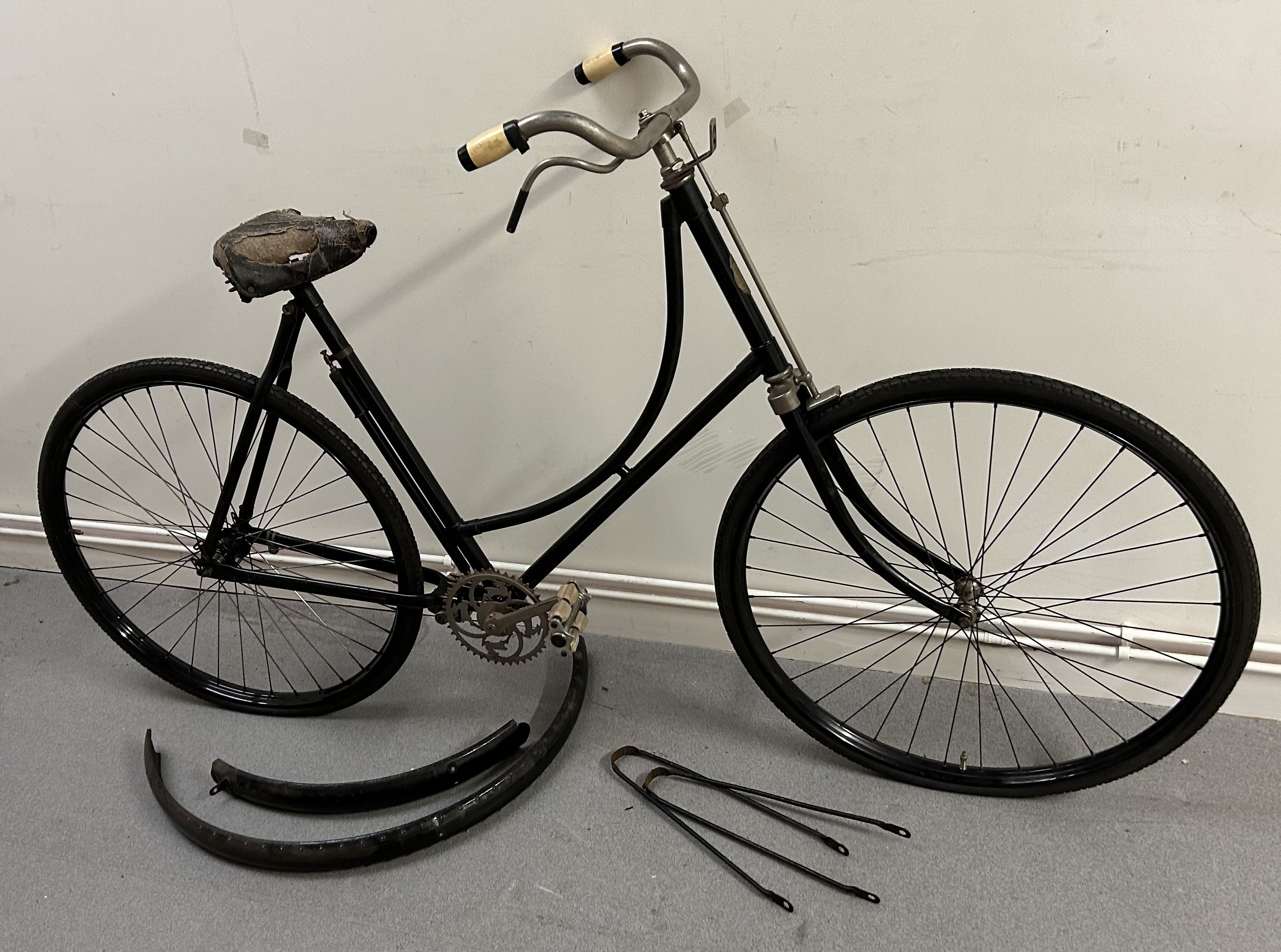 Bonhams Cars : A Ladies loop-frame 'Gazelle' bicycle, Dutch,