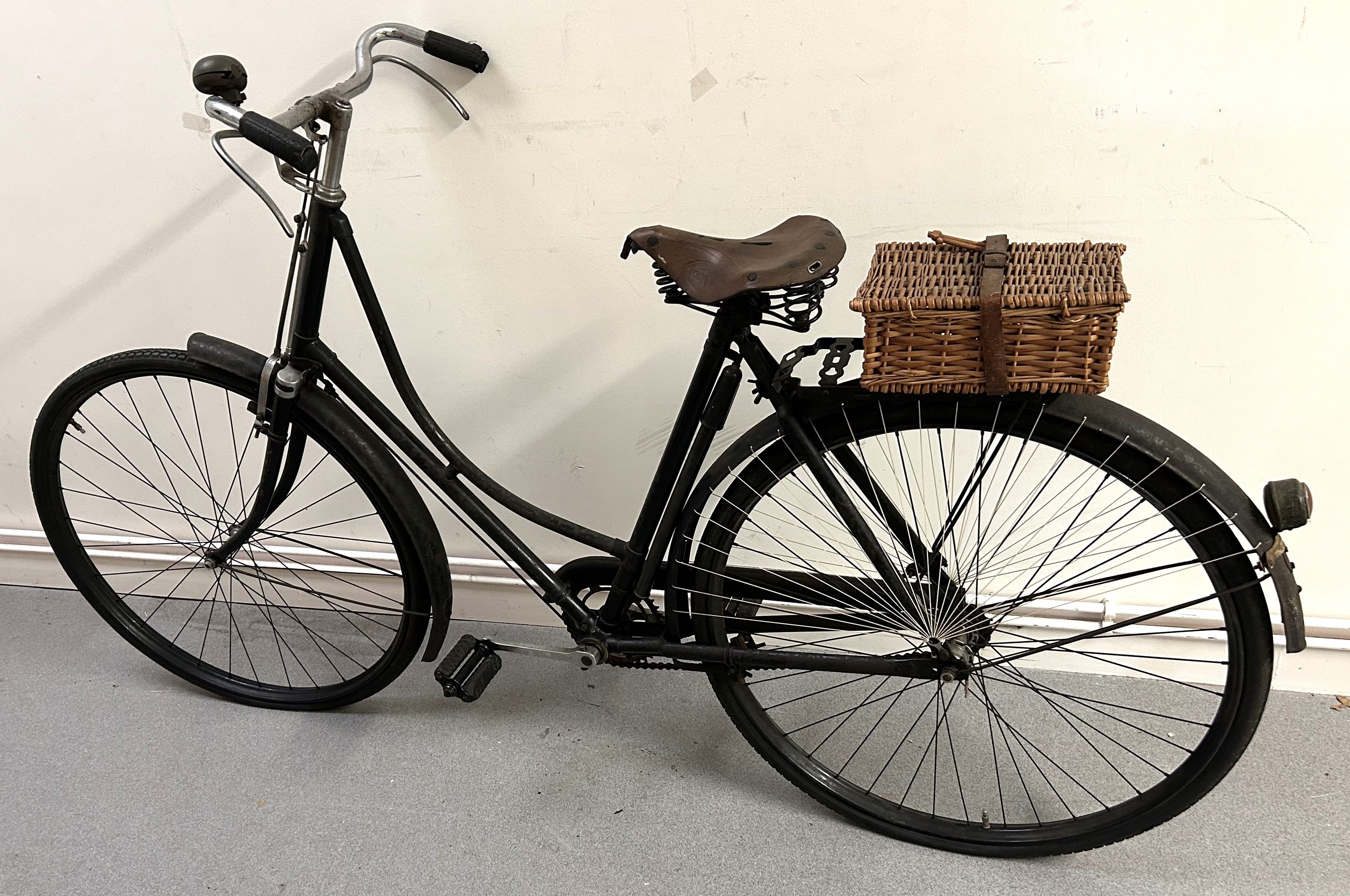Bonhams Cars : A Ladies loop frame bicycle, 1930s,