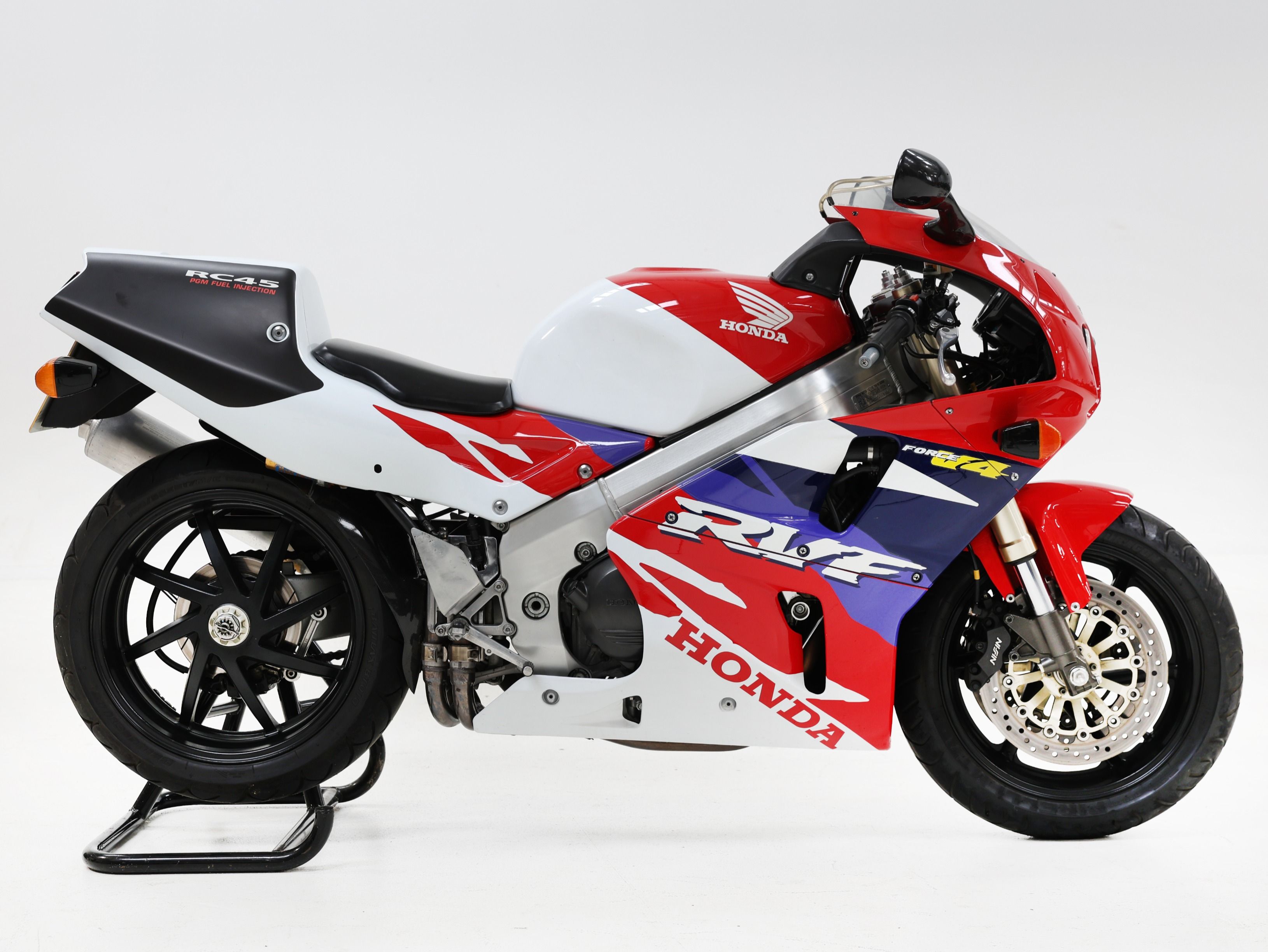 Bonhams Cars : 1995 Honda RVF750R Type RC45 Frame no. RC45 2100055 ...