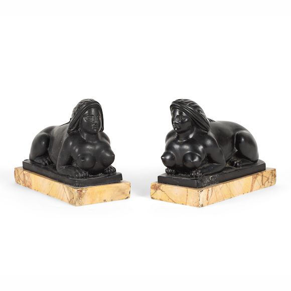 Bonhams Cornette de Saint Cyr : Paire de modèles 'Grand Tour' de ...