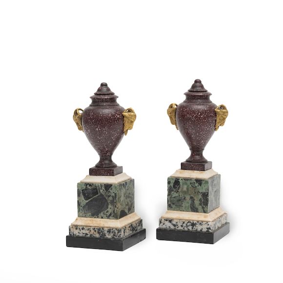 Bonhams Cornette de Saint Cyr : Paire de vases 'Grand Tour' en porphyre ...
