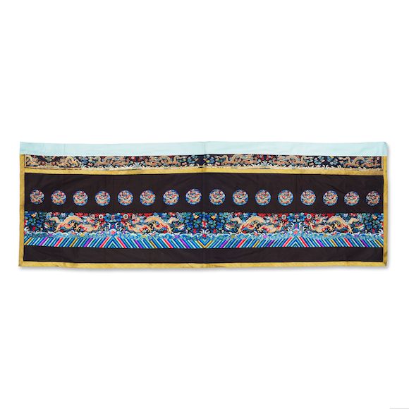 Bonhams Cornette de Saint Cyr : TISSU EN SATIN DE SOIE NOIRE BRODÉ POUR ...