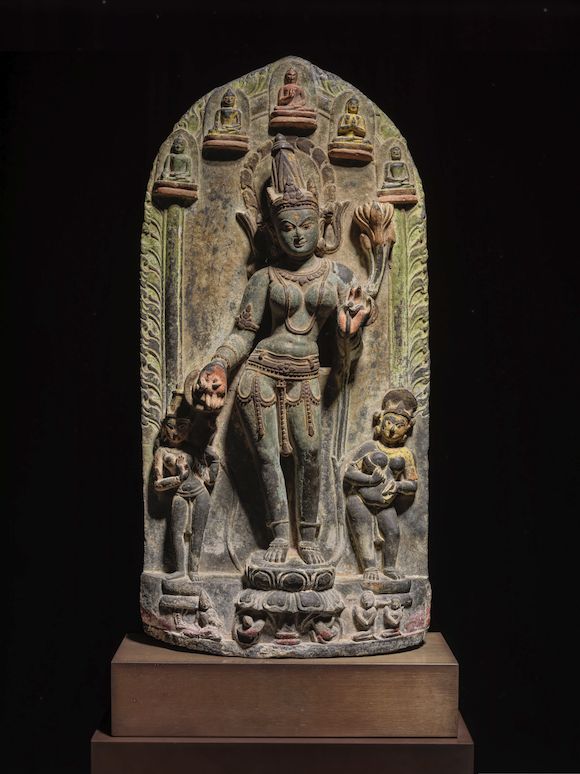 Bonhams Cornette de Saint Cyr : STÈLE REPRÉSENTANT TARA EN PIERRE NOIRE ...