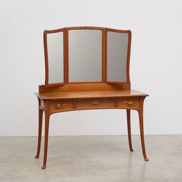 Bonhams Cornette de Saint Cyr : EDWARD COLONNA (1862-1948) Coiffeuse