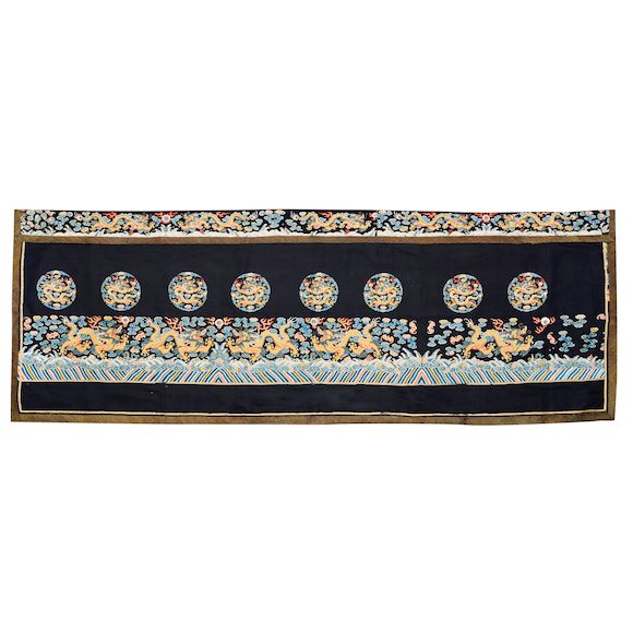 Bonhams Cornette de Saint Cyr : TISSU EN SATIN DE SOIE NOIRE BRODÉ POUR ...