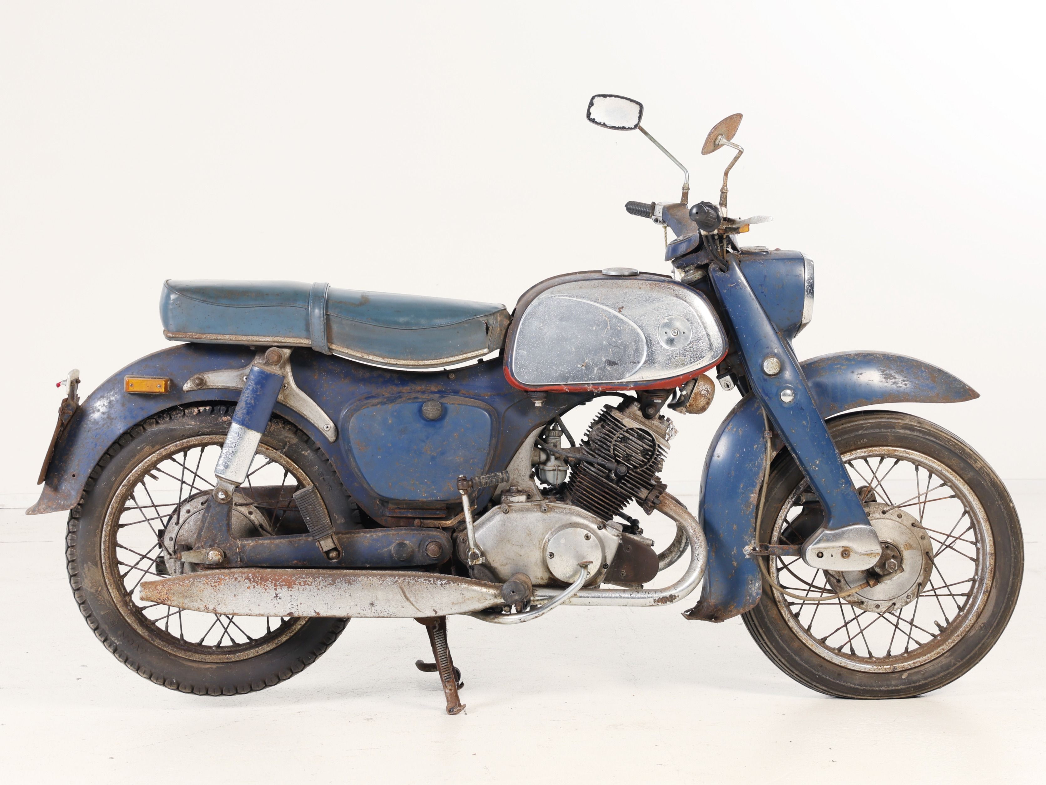 Bonhams Cars : 1962 Honda 125cc C92 Benly Frame no. 2501316 Engine no. C92E-2501377