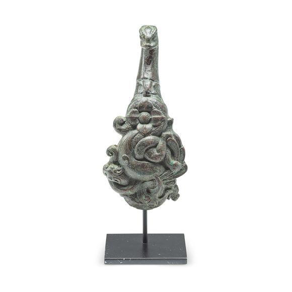 Bonhams : A BRONZE 'SNAKE' BELT HOOK Northern China, 4th to 2nd century ...