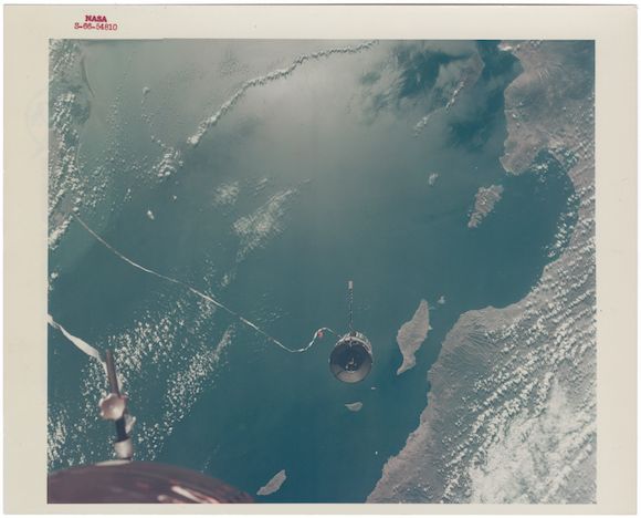 Bonhams Cornette de Saint Cyr : [Gemini XI] THE FIRST SPACE VEHICLE TETHERED TO A ANOTHER IN ...