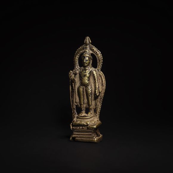 Bonhams Cornette de Saint Cyr : STATUETTE DE BOUDDHA EN ALLIAGE DE CUIVRE Cachemire, IX/Xe siècle