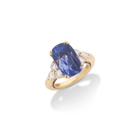 Bonhams : COLOUR-CHANGE SAPPHIRE AND DIAMOND RING