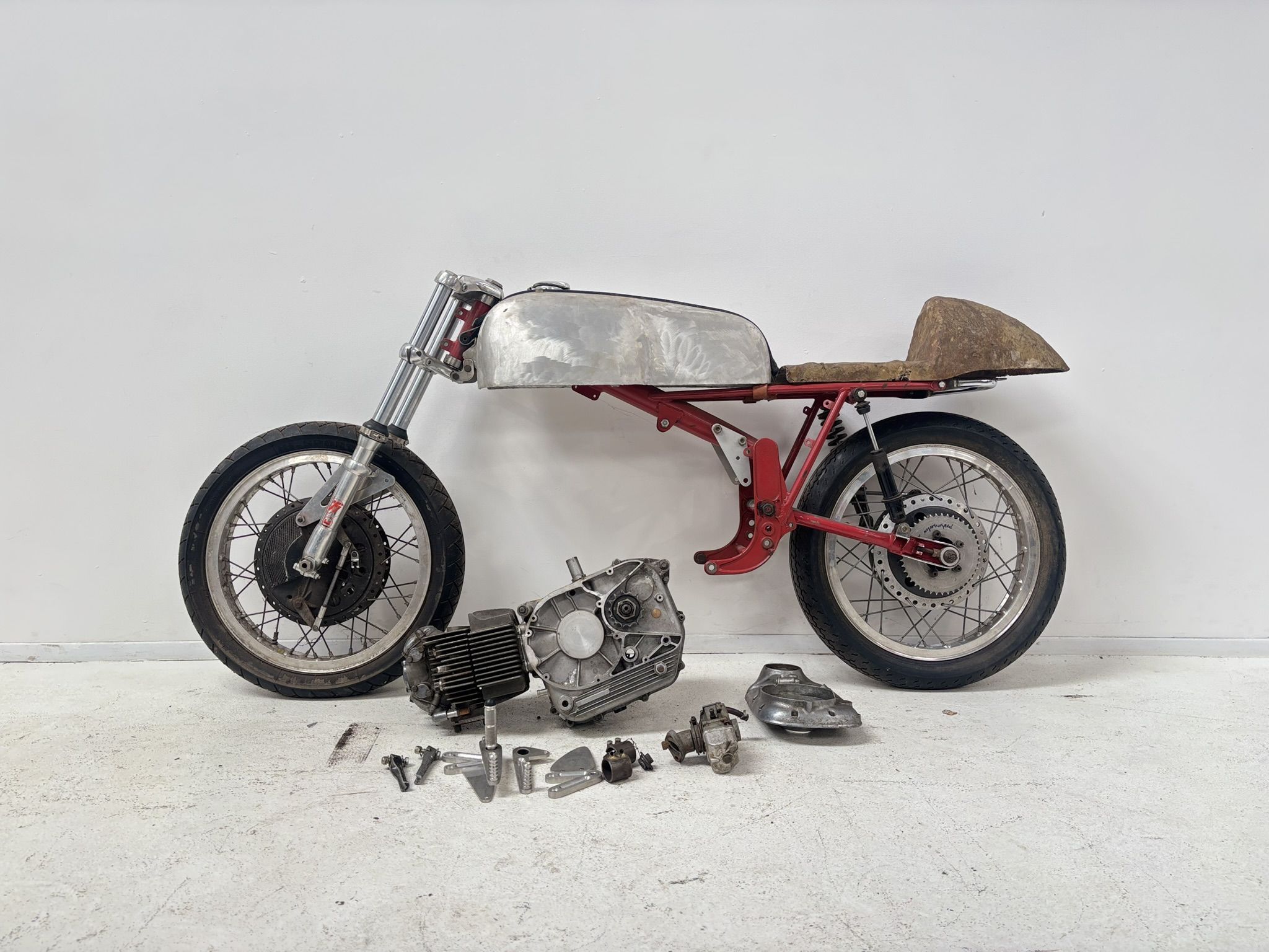 Bonhams Cars : An Aermacchi racing motorcycle project ((Qty))