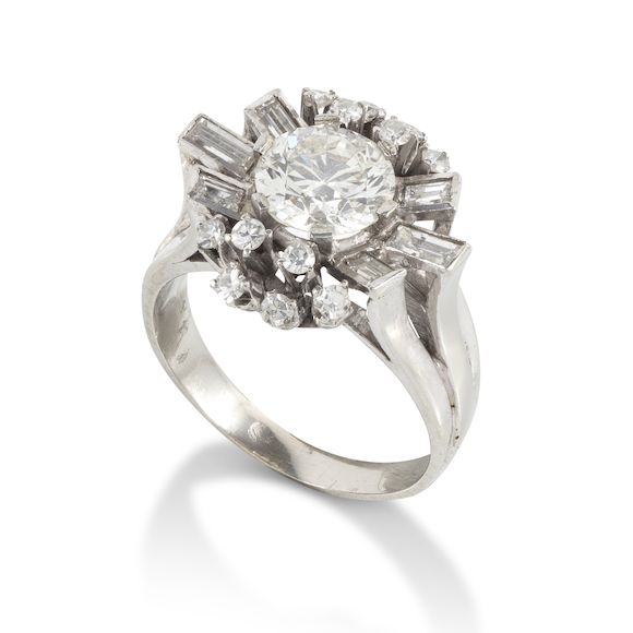 Bonhams Cornette de Saint Cyr : DIAMOND RING BAGUE DIAMANTS