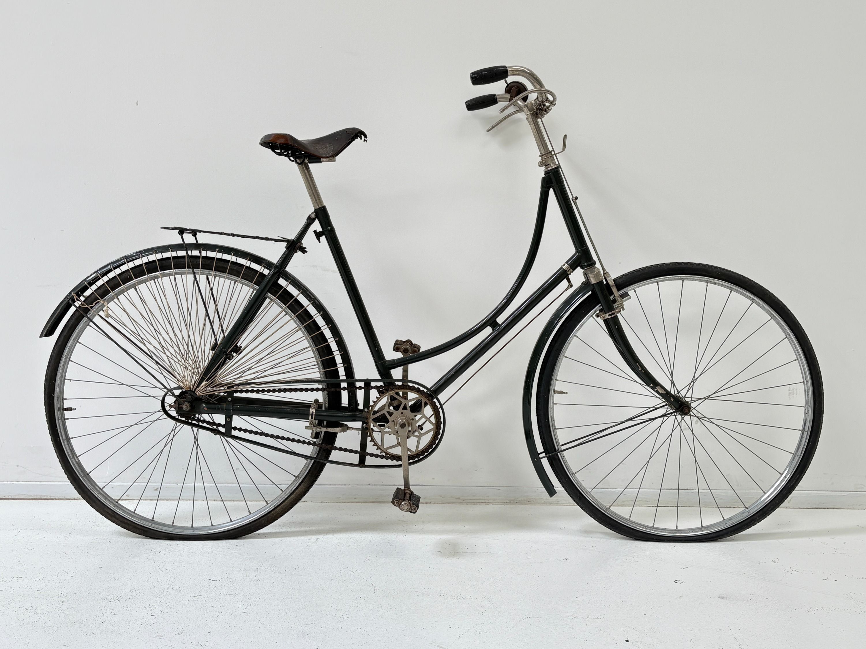 Bonhams Cars : A 1920s Ladies loop frame bicycle