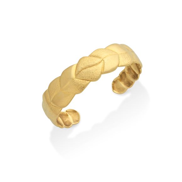 Bonhams : SIMON BENNEY GOLD BANGLE