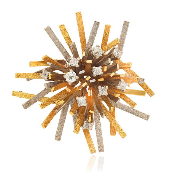 Bonhams : GILLIAN PACKARD: GOLD AND DIAMOND BROOCH,