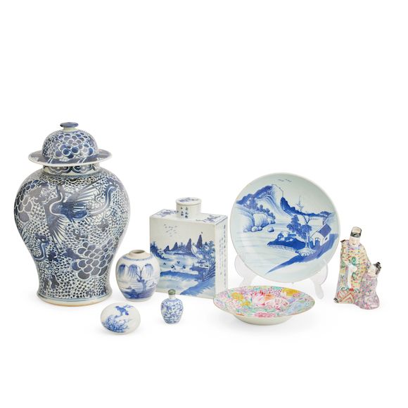 Bonhams : A collection of Chinese porcelain Mostly 19th century (7)