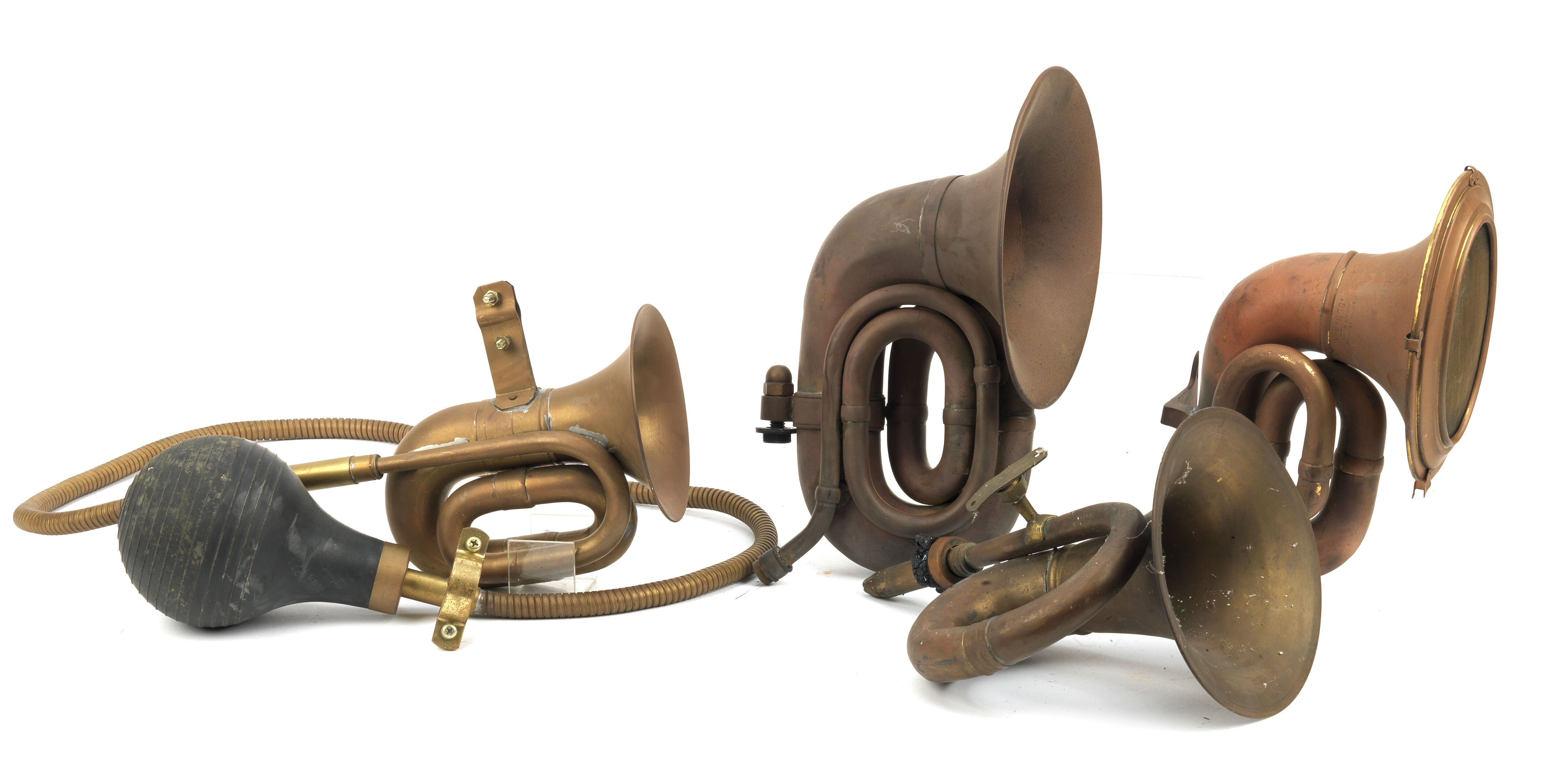Bonhams Cars : Four brass bulb horns, ((4))